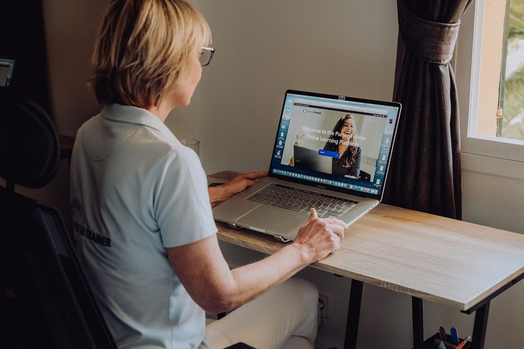 Quality yacht purser training | Yacht Purser